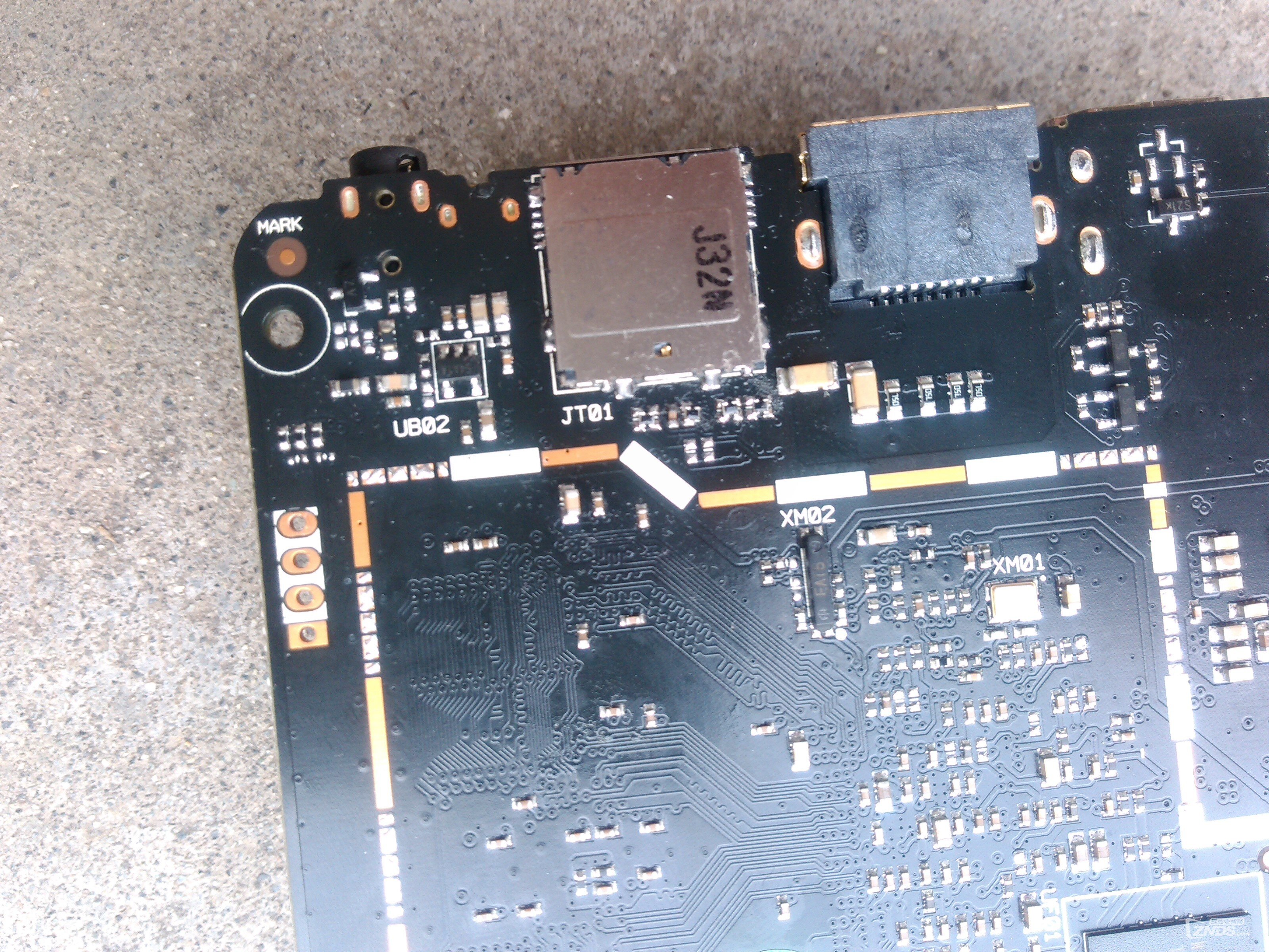 全论坛首发 ：天猫魔盒1s+(M10) 增加TF卡卡槽_天猫魔盒论坛_ZNDS