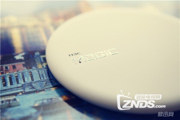 颠覆式外形设计——华三（H3C) 魔术家 Magic B1 1200M路由评测_硬件测评心得_ZNDS