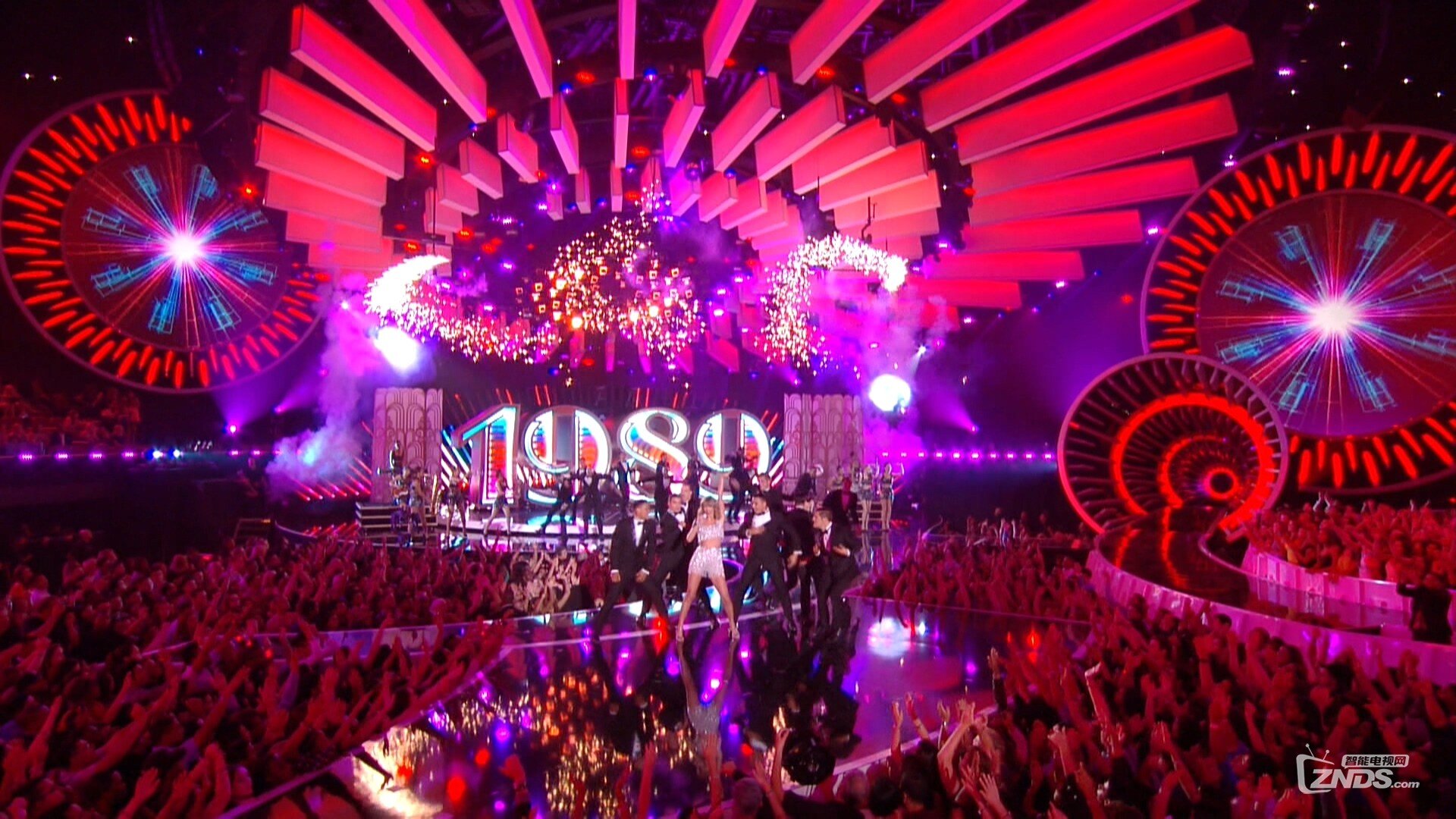 [高清演唱会]Taylor Swift - Shake It Off(2014年VMA颁奖典礼现场版)..._4K资源交流_ZNDS