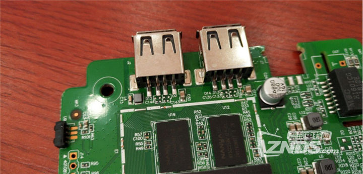 移动CM201-2 CH版（长虹代工）拆机_中国移动魔百盒_ZNDS