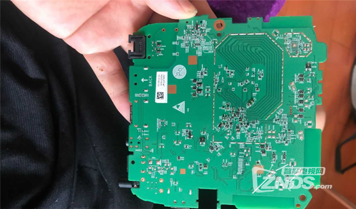 华为EC6110-T全4K智能机顶盒拆解看内部芯片过程分享_华为盒子论坛_ZNDS