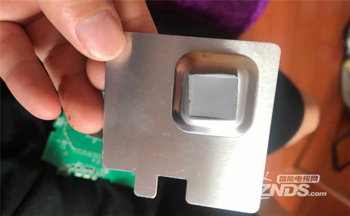 华为EC6110-T全4K智能机顶盒拆解看内部芯片过程分享_华为盒子论坛_ZNDS
