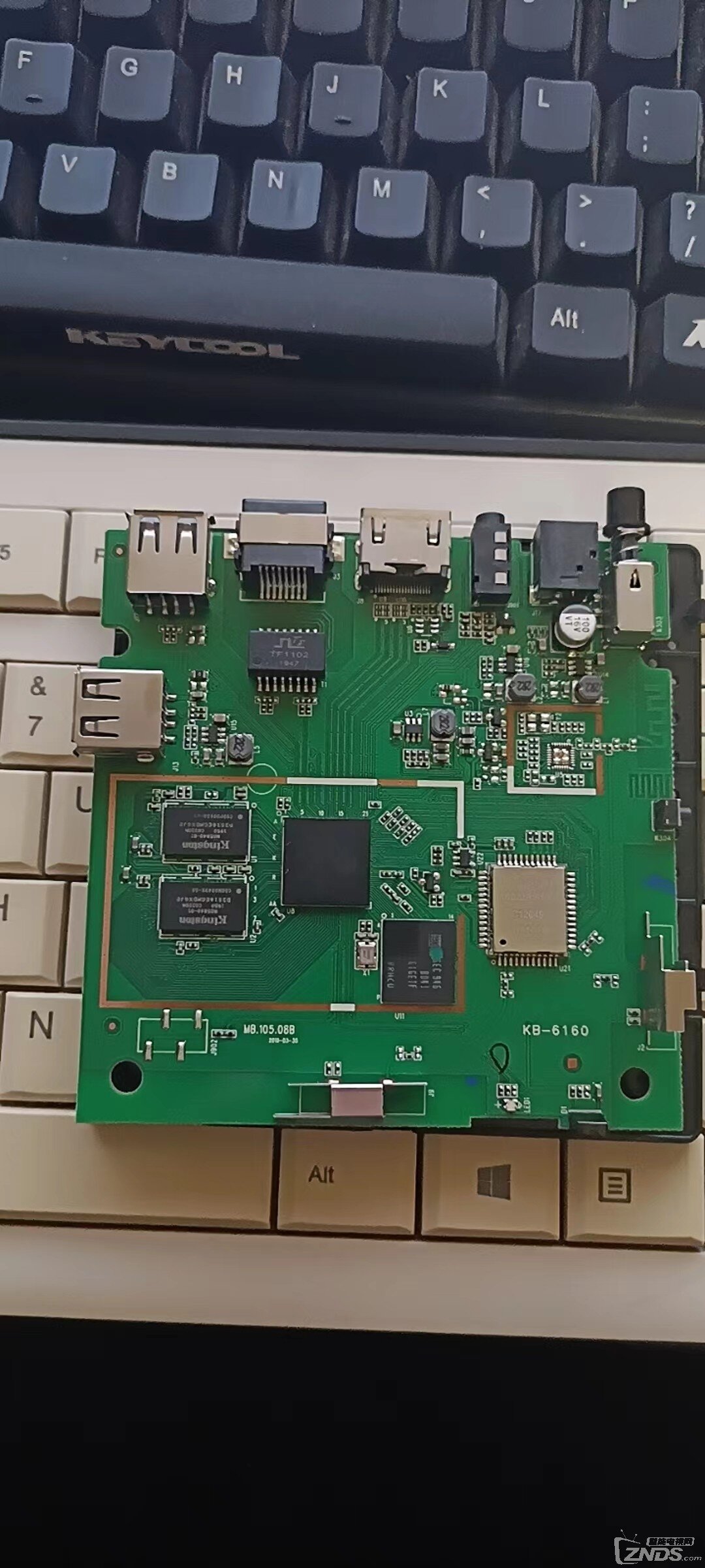 求助，M302H强刷短接点_中国移动魔百盒_ZNDS