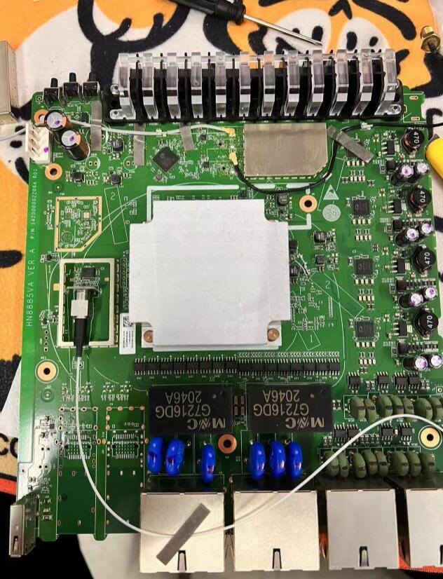 华为B850-8e8p拆机 华为B850-8E8P参数分享_华为悦盒_ZNDS