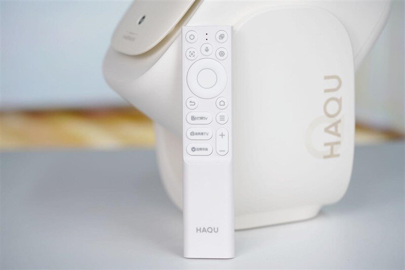 百元投影哈趣Q1 Pro测评：哈曼音响加持，宿舍也能投大屏_综合交流大区_ZNDS